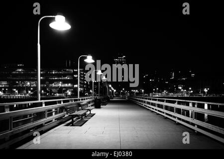 Pier 34 at Hudson River Park at night in Manhattan, New York City Stock ...