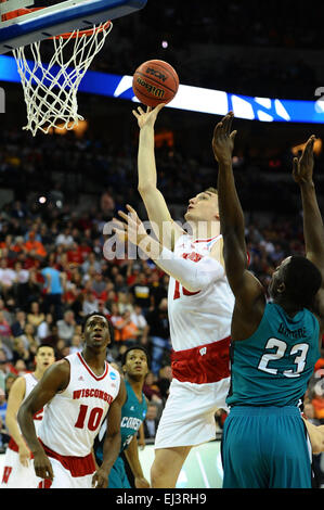 Omaha, Nebraska, USA. 20th Mar, 2015. Wisconsin Badgers guard Bronson ...