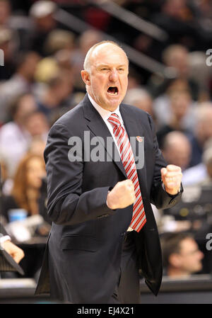 Head coach Thad Matta of Ohio State reacts during first-half action ...