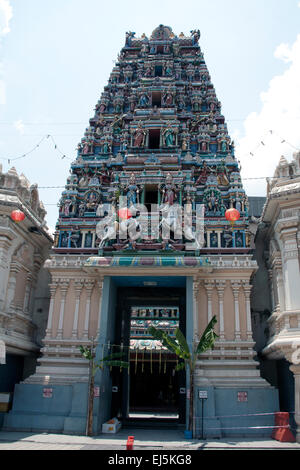 Five-tiered gopuram at the entrance to Sri Maha Mariamman Temple in ...