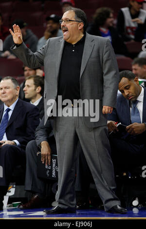Detroit Pistons head coach Stan Van Gundy gestures during the second ...