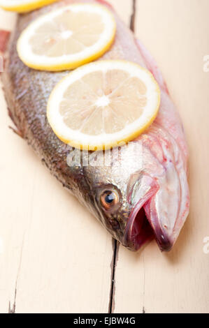 fresh whole raw fish Stock Photo - Alamy