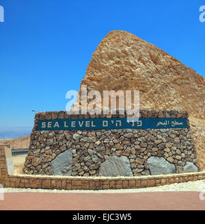 Sea Level sign on the road from Jerusalem to the Dead Sea, West Bank ...