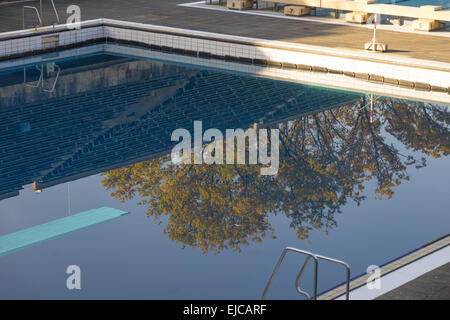 Olympic Stadium, OlympiaStadion swimming pool & diving platform at the ...