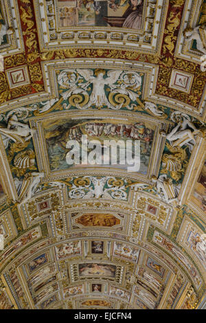 Geographic gallery of Vatican Museum, Italy. Luxury ceiling in ornate ...