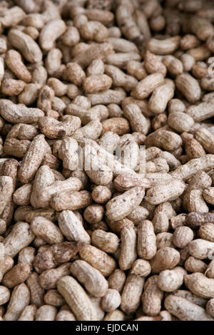 raw uncooked peanuts Stock Photo - Alamy