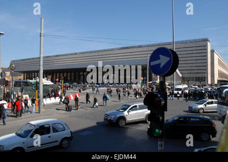 The main Railway station in Rome Italy Stazione centrale di Termini ...