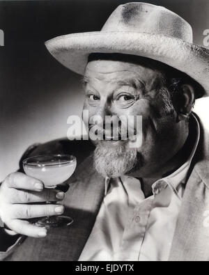 BURL IVES (1909-1995) Promotional photo of US actor and folk singer ...