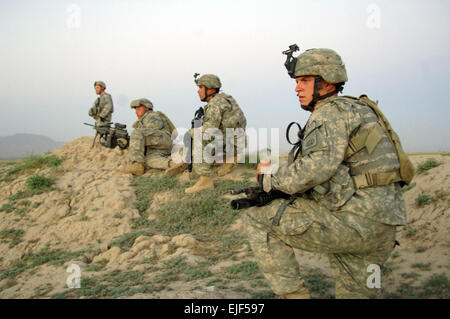 Soldiers from 508th Military Police (Detention) Battalion, 42nd ...