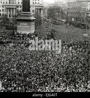 V-E Day celebrations in Trafalgar Square, London, May 7, 1945. Victory ...