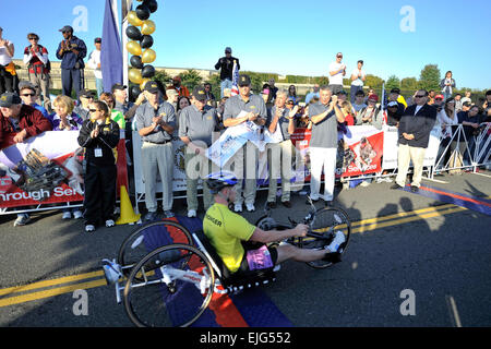 GEN Gordon R. Sullivan, vice chief of staff of the Army, stands in ...