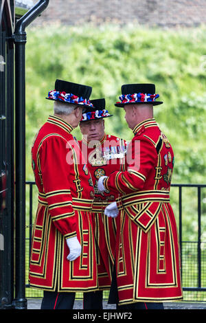 Beefeaters at the Tower of London England Stock Photo - Alamy