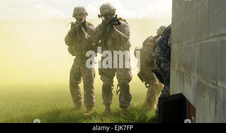 Military Police from 157th Maneuver Enhancement Brigade, Wisconsin ...
