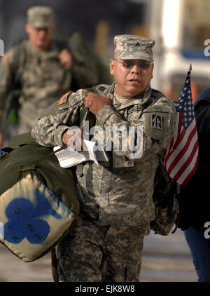 Indiana National Guard Soldiers of 76th Infantry Brigade Combat Team ...