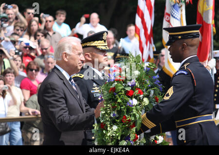 Army Maj. Gen. Karl R. Horst. U.S Central Command chief of staff Army ...