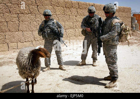 U.S. Soldiers with the 525th Battlefield Surveillance Brigade enter a ...