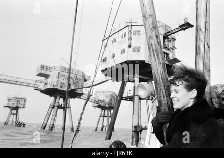 Dorothy Calvert widow of Reg Calvert, at home of pirate radio station ...