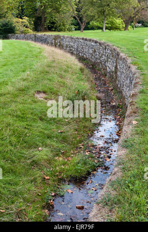 Garden Ha Ha wall Stock Photo - Alamy