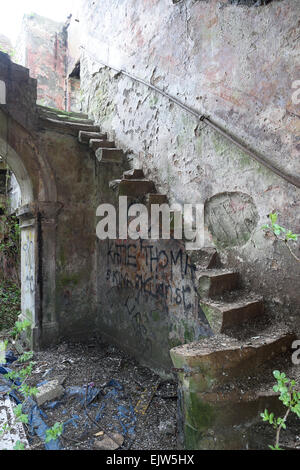 High winds expose the true state of the derelict building The Swindon ...