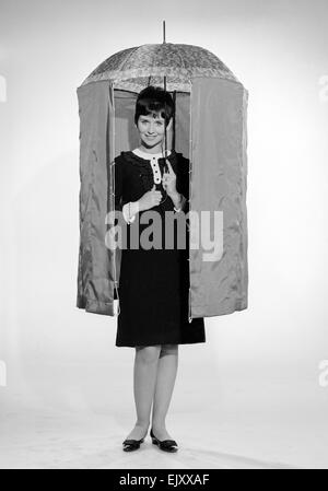 Reveille Fashion Feature Reveille Model Ann Cave seen here modelling ...