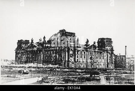 Destroyed Reichstag Berlin Stock Photo - Alamy