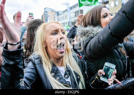 Crowd of teenage girls at pop concert Stock Photo - Alamy