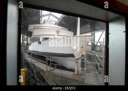 Friedrichshafen, Germany. 27th Mar, 2015. René Quignon, employee of ...