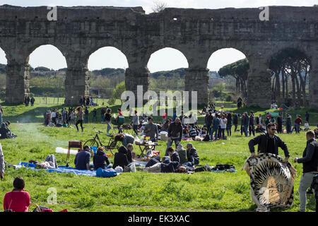 Rome, Italy. 6th April, 2015. Traditional roman picnic for Easter ...