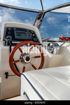 Italy, Circeo (Rome), 30' luxury yacht, cockpit, driving consolle Stock ...