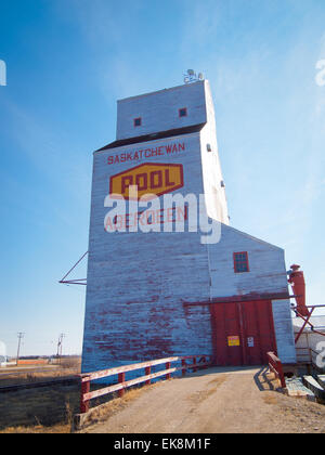 A view of the historic, Saskatchewan Wheat Pool grain elevator in Aberdeen, Saskatchewan, Canada ...