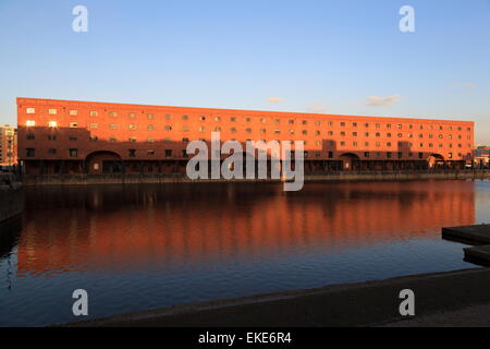 Converted warehouses along wapping dock, Liverpool Stock Photo - Alamy