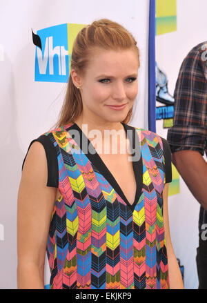 Kristen Bell at the 2012 Do Something Awards at the Barker Hangar in ...