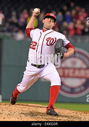 WASHINGTON, DC - APRIL 22: Washington Nationals third baseman José Tena ...