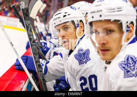 David Booth of the Toronto Maple Leafs scores the winning shoot-out ...