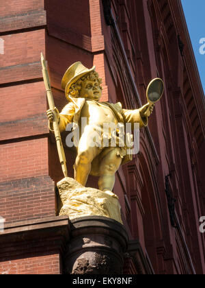The Puck Building, Puck Statue, NYC Stock Photo - Alamy
