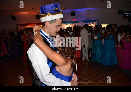 Homecoming King and Queen dancing Stock Photo - Alamy