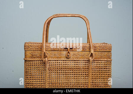 classic style picnic rattan bag Stock Photo - Alamy