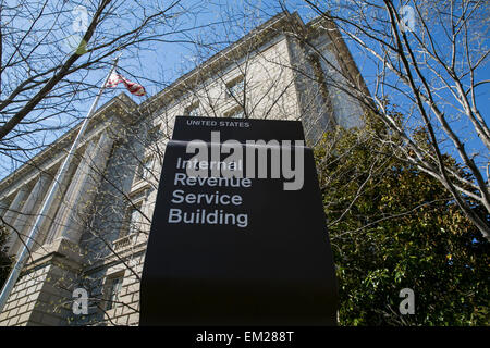 An exterior view of the Internal Revenue Service (IRS) headquarters ...