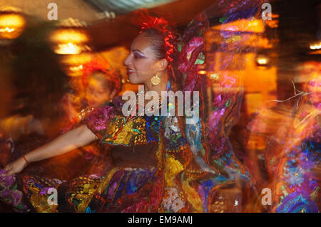 Regional Dance Performance At Las Pichanchas Restaurant, Tuxtla ...
