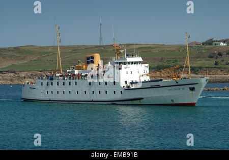 The RMV Scillonian lll passenger ship in Huw Town harbour, St.Marys ...
