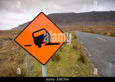 Soft verges road sign Stock Photo - Alamy