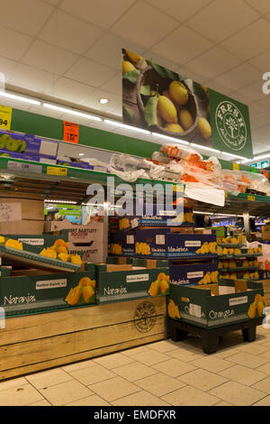 inside a Lidl store, uk Stock Photo: 73563960 - Alamy