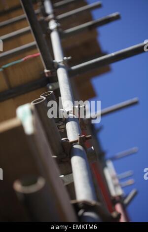 close up shot of scaffolding around a building Stock Photo - Alamy
