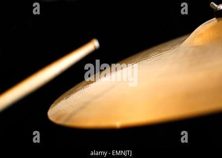 Symbolbild Musikinstrument: Becken/ Schlagzeug/ symbolic image for a ...