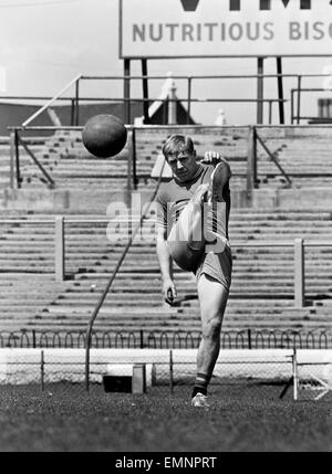 Ken Shellito Chelsea FC Football Player, 9th May 1963 Stock Photo - Alamy