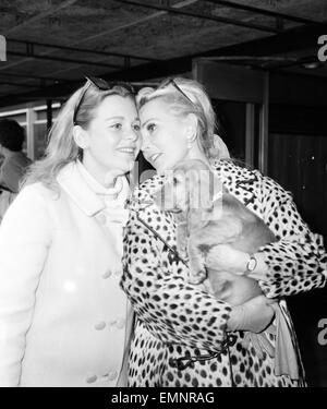Zsa Zsa Gabor at London Airport with her daughter Francesca Hilton ...