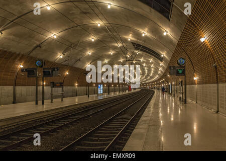Platforms B and C of the Monaco-Monte-Carlo railway station - Monaco ...