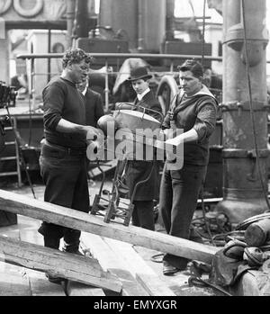 Petty Officer Edgar Evans RIGHT Circa 1911. Petty Officer Evans, part ...