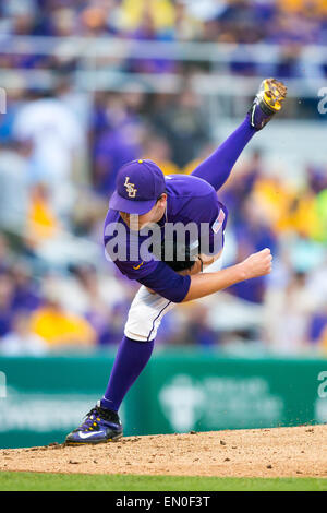 LSU Tigers pitcher Alex Lange (35) delivers a pitch to the plate during ...