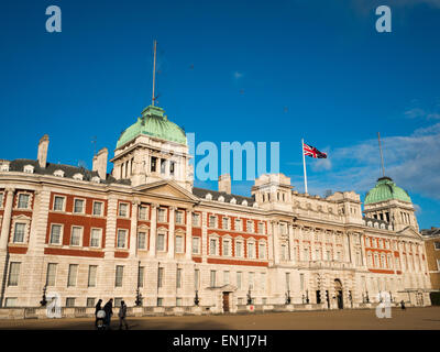 facade of the horse guards parade building with countless horses ...